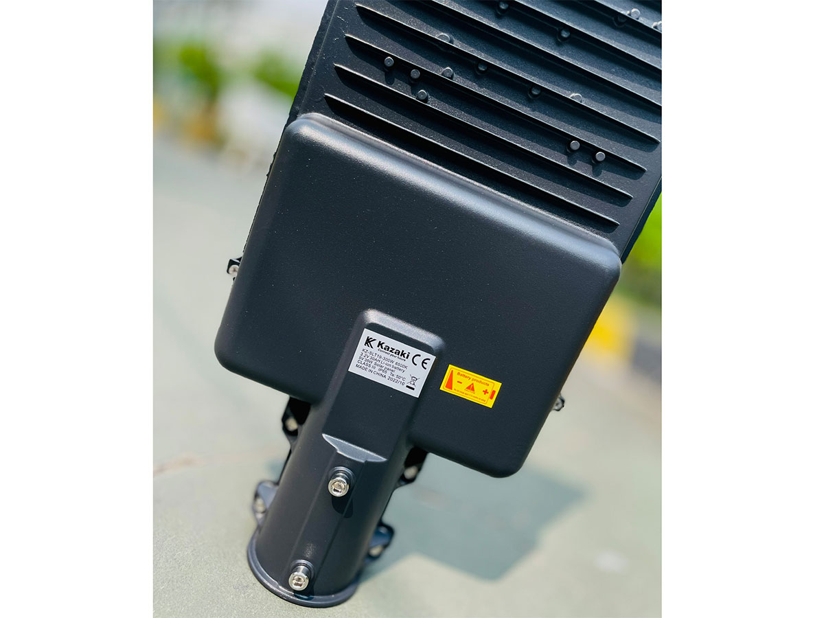 Đèn năng lượng mặt trời Kazaki KZ-SLT19-300W - META.vn