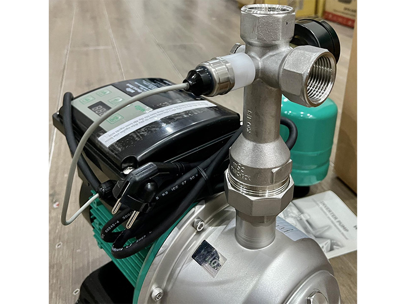 Máy bơm tăng áp biến tần chịu nhiệt Wilo PBI-L203EA - META.vn