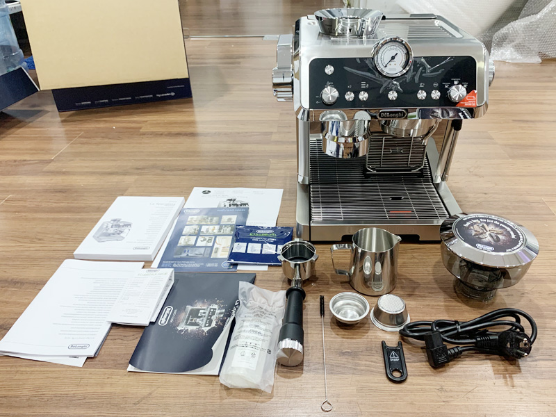 Máy pha cà phê DeLonghi EC9355.M - META.vn