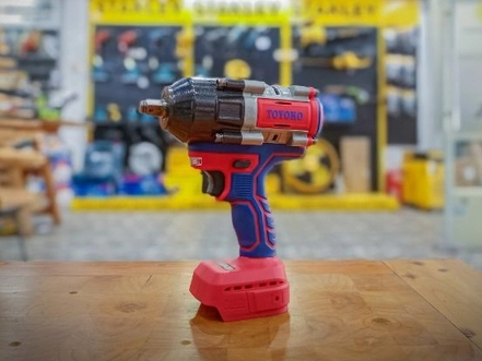 Máy siết bu lông Toyoko TYK1000 (2 pin 21V + 1 sạc) - META.vn