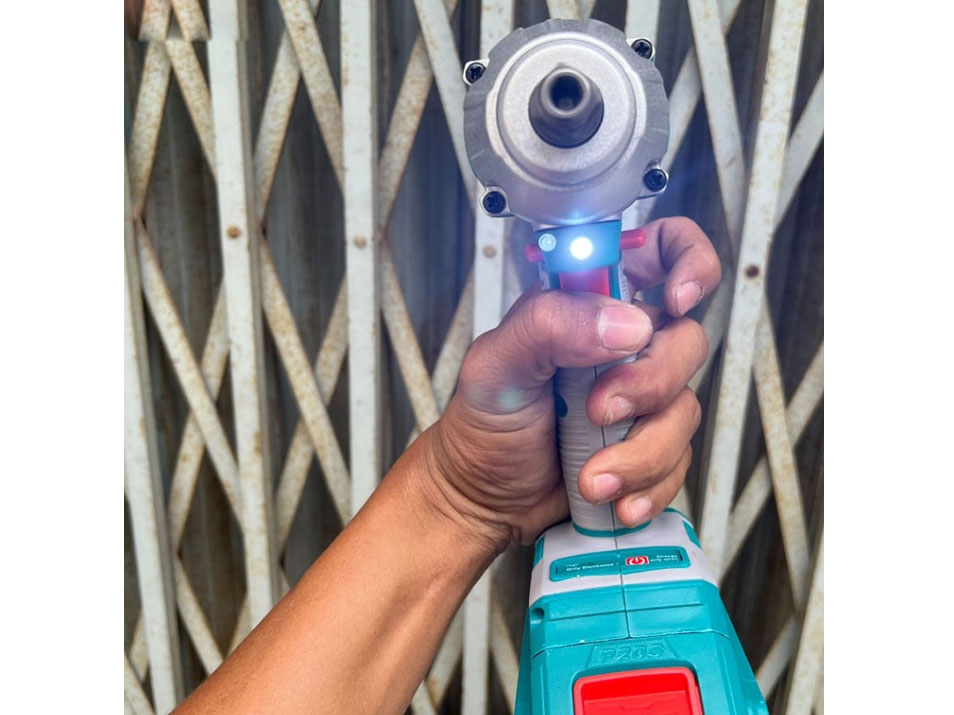 Máy siết bu lông dùng pin 20V Total TIWLI20208 - META.vn