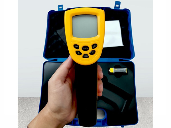 Máy đo nhiệt độ bằng hồng ngoại SmartSensor AR862D+ ( -50℃~1000℃, có cánh báo) - META.vn
