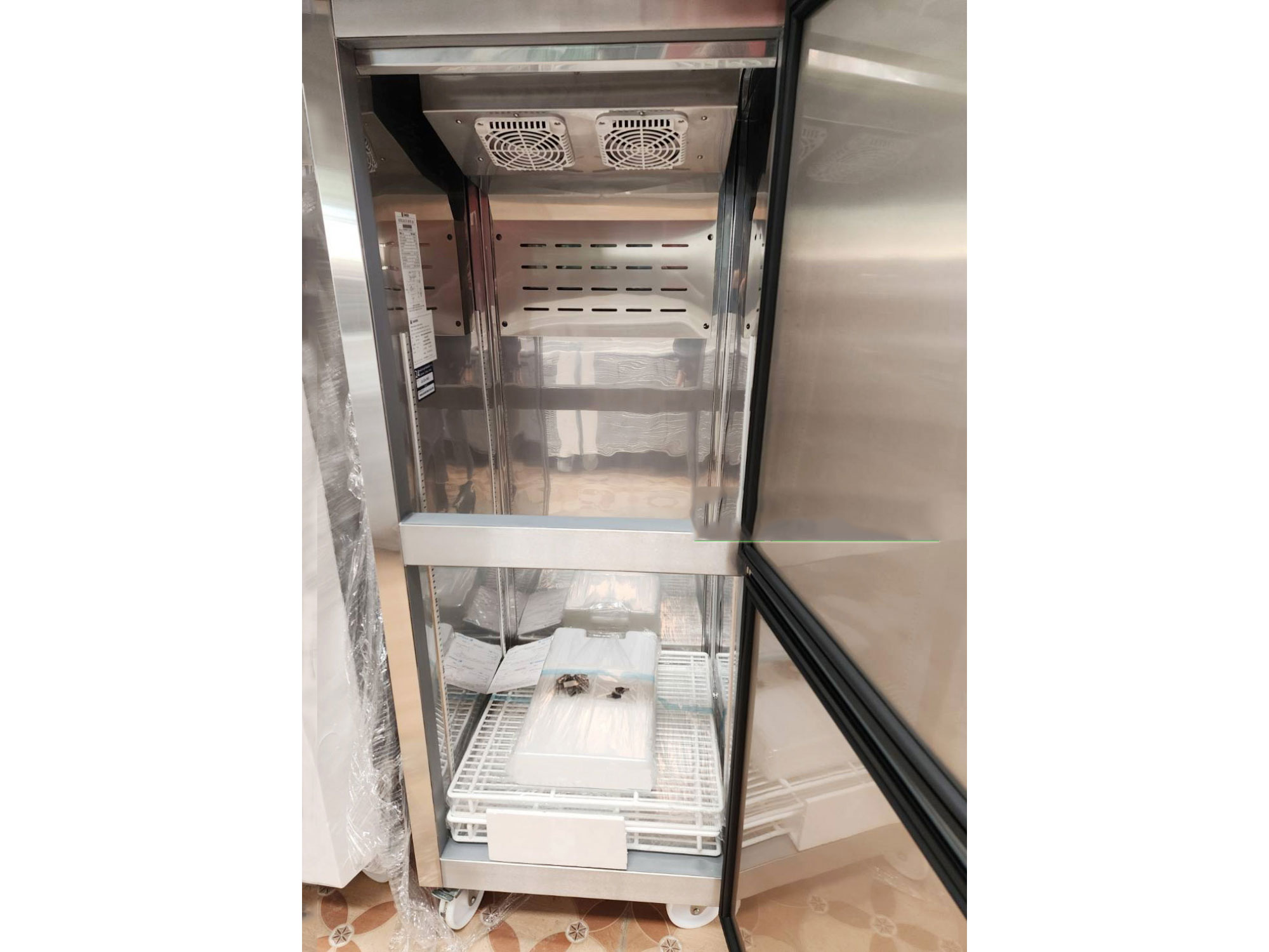 Tủ mát inox inverter Sanden SRR3-0610i - META.vn