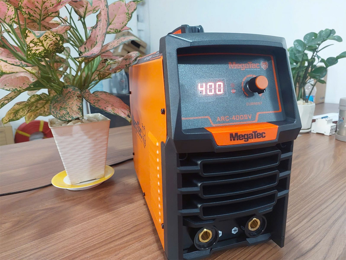 Máy hàn que Megatec ARC-400SV - META.vn