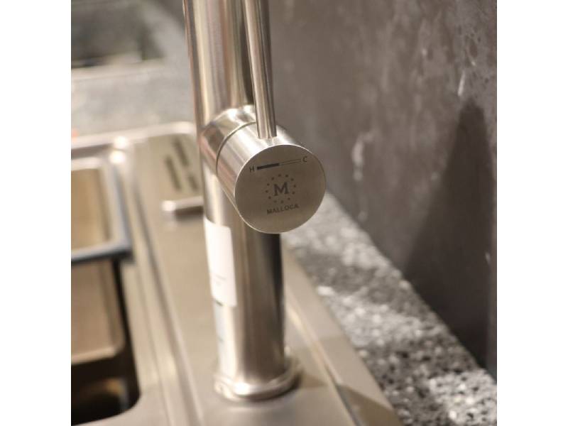 Vòi rửa chén inox Malloca K061-SS nóng lạnh - META.vn