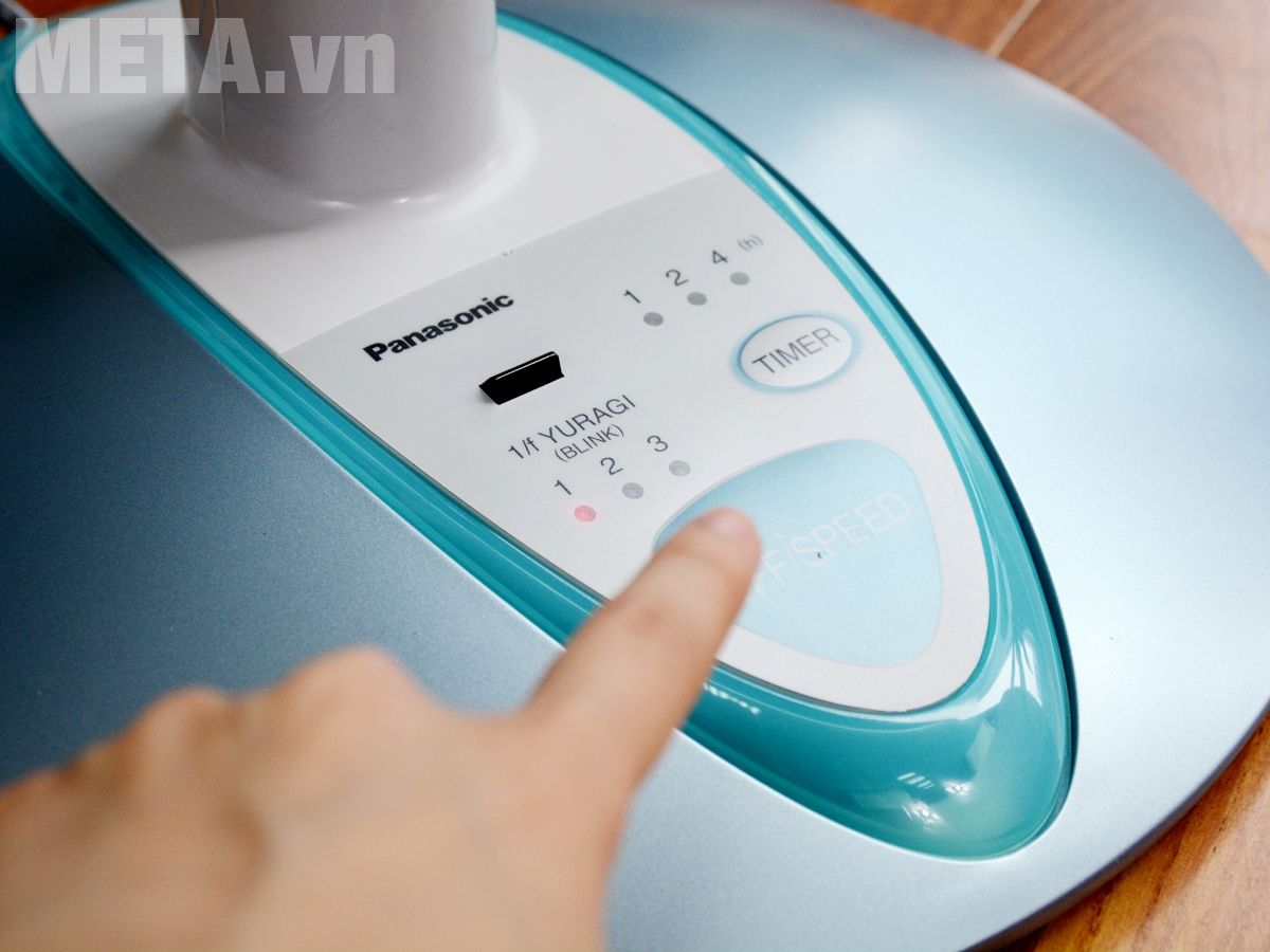 Quạt đứng Panasonic F307 - META.vn