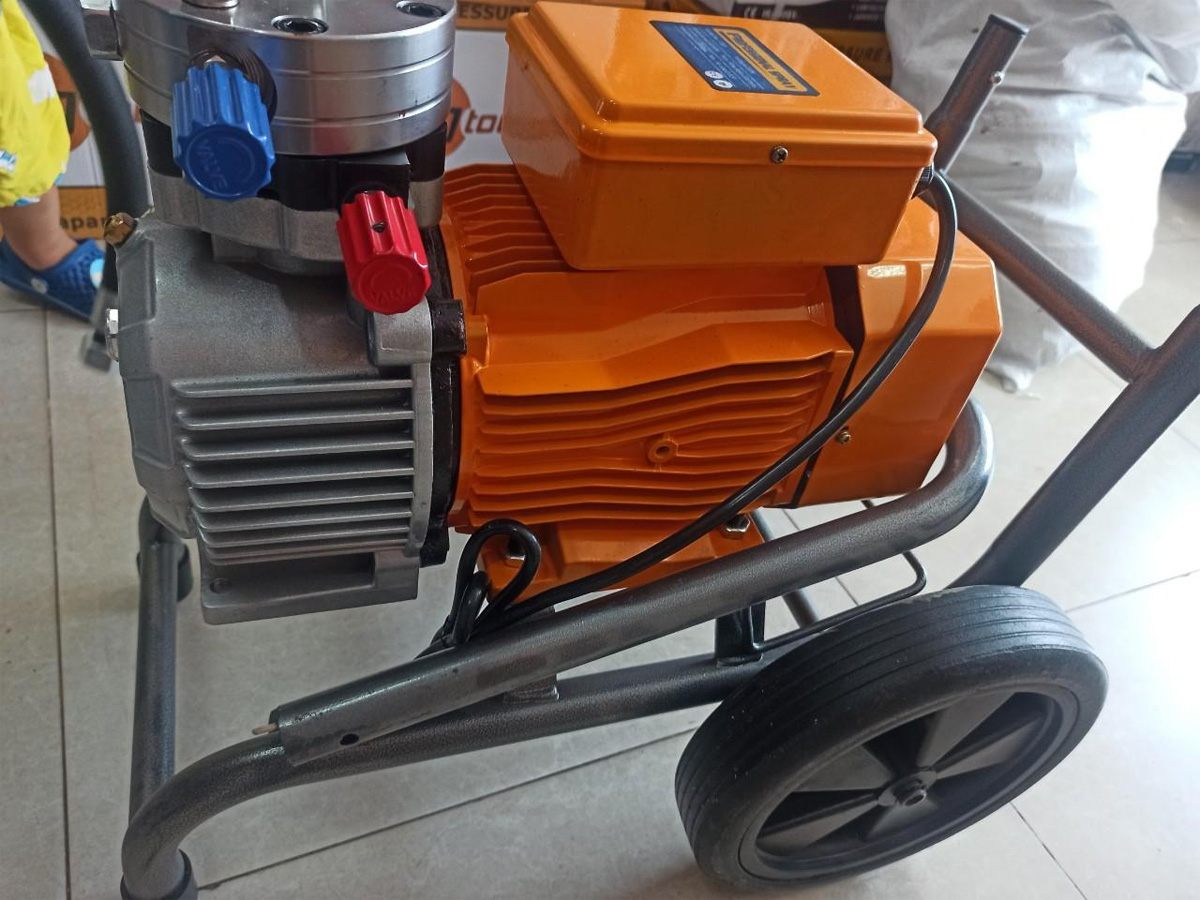 Máy phun sơn công nghiệp Bigtools BTS-4000 - META.vn